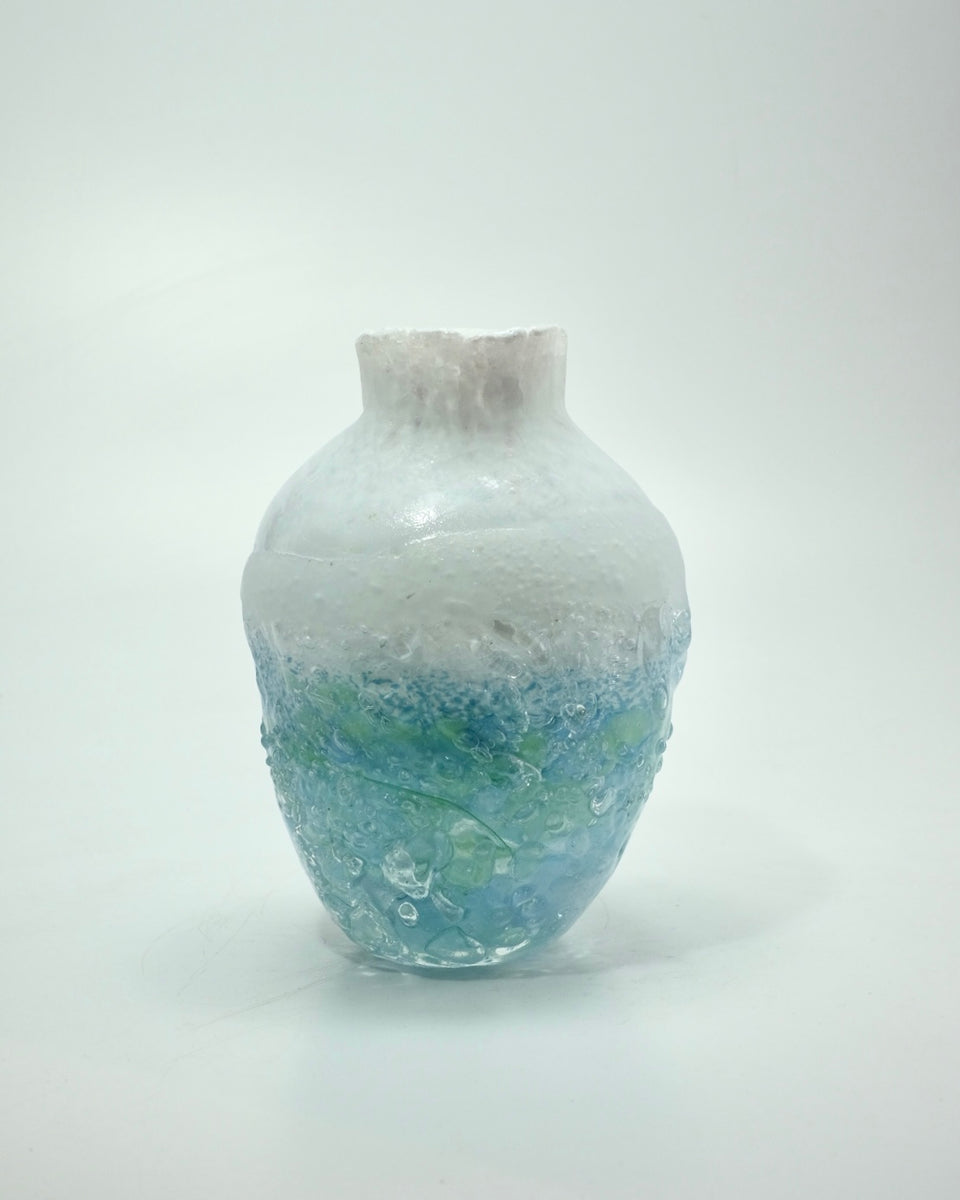 Glacial snow vase 01 – Vancouver Studio Glass
